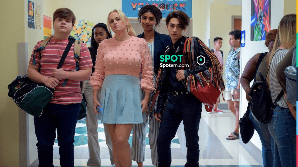 The multicolored fringed leather jacket worn by Yaz (Joshua Colley) in ...