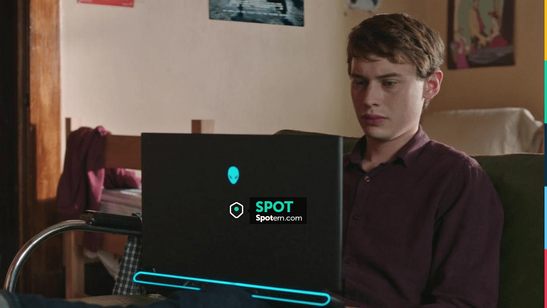 Alienware laptop used by Tyler (Uly Schlesinger) as seen in Jerry ...
