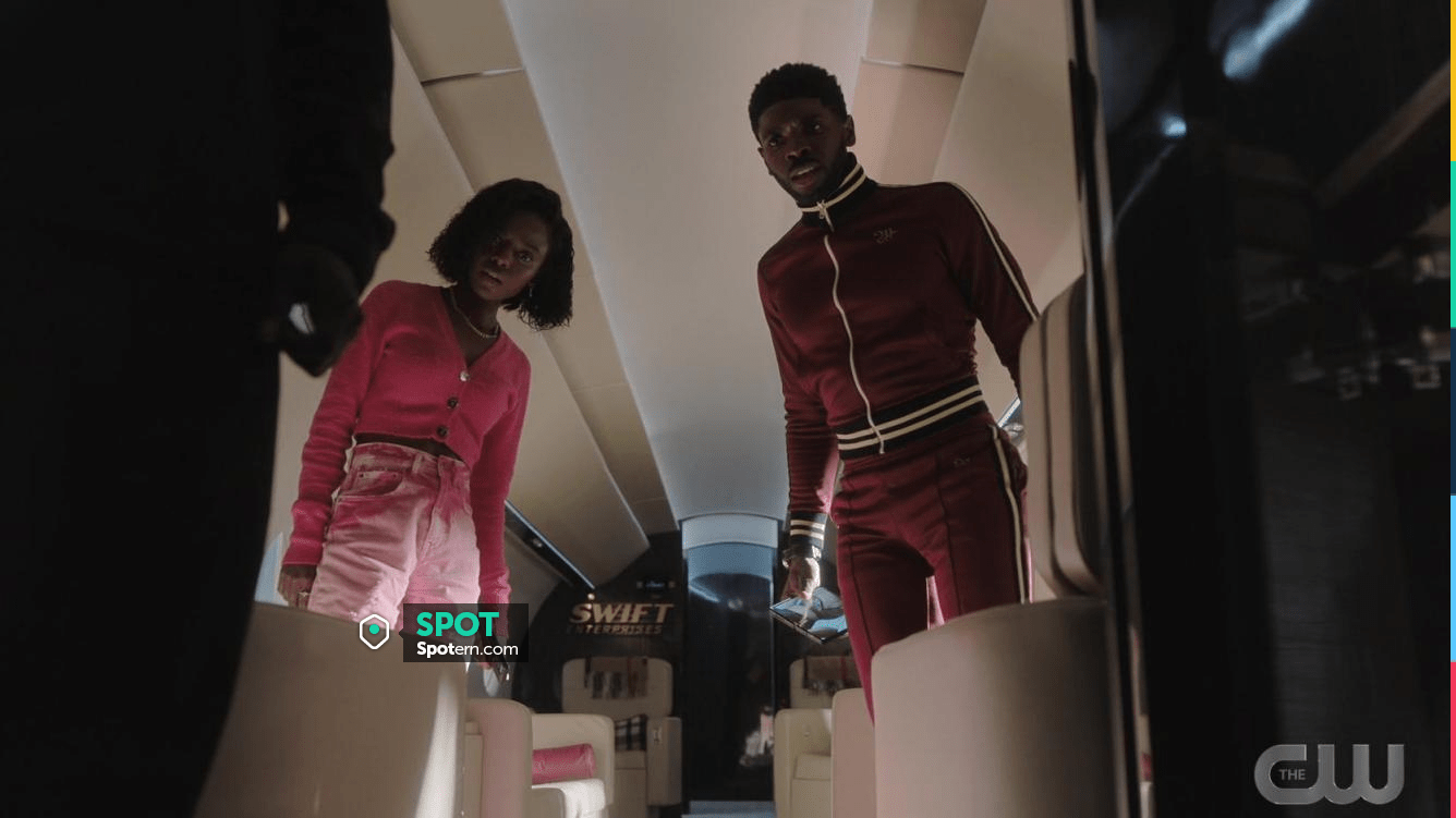 Retrofete Chris Jeans in pink worn by Zenzi Fullington (Ashleigh Murray ...