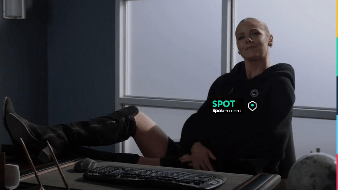 R13 Oversized Hoodie Cape worn by Isobel Evans (Lily Cowles) as seen in ...