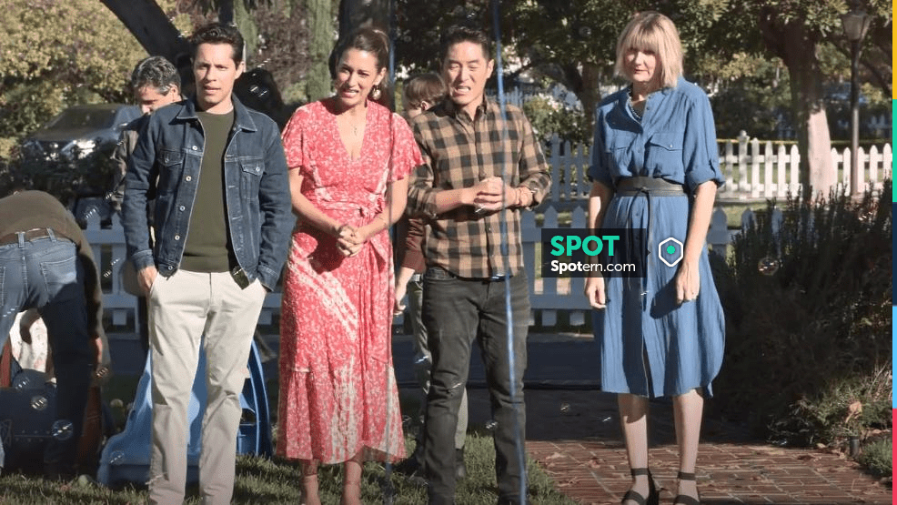 Veronica Beard Makua Shirt­dress worn by Maria (Kerri Kenney-Silver) as ...