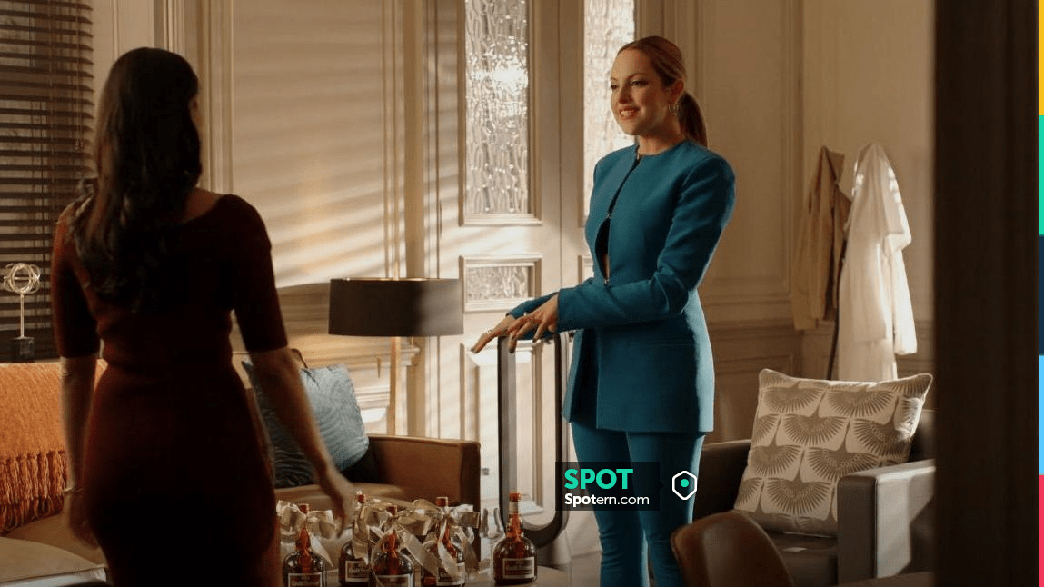 Los pantalones Attico Freja usados por Fallon Carrington (Elizabeth ...