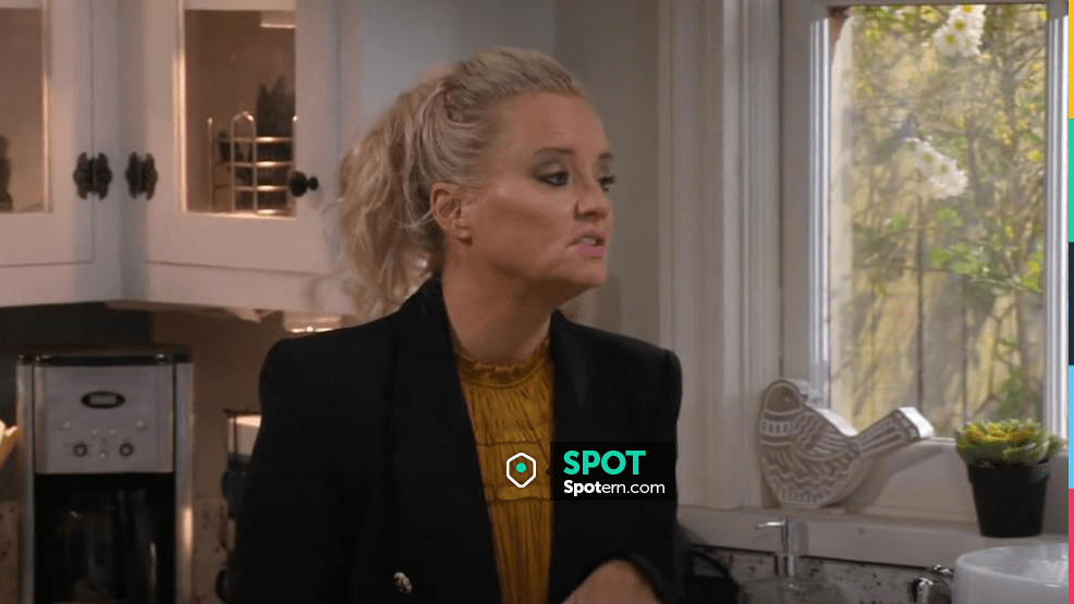 Ulla Johnson Aimee Top worn by Eva (Lucy Davis) as seen in The Villains ...