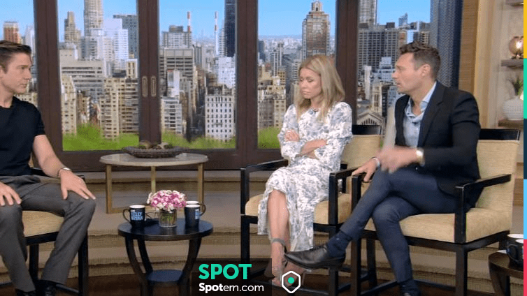 Gianvito Rossi Portofino 105mm Suede Sandals worn by Kelly Ripa as seen ...