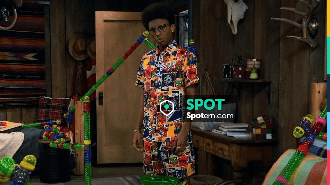 Shein Graph­ic Shirt & Shorts With­out Tee worn by Noah Lambert (Israel ...