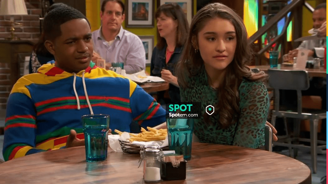 Adivina malori Top usado por Cami Rivera (Marissa Reyes) como se ve en ...