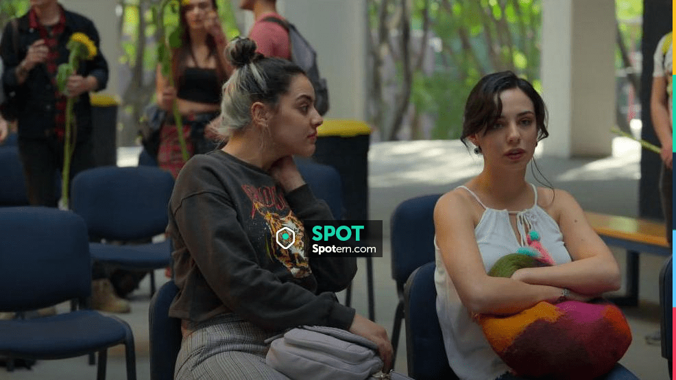 H&M Cotton-blend Sweatshirt worn by Fiona Palomo as seen in Control Z ...