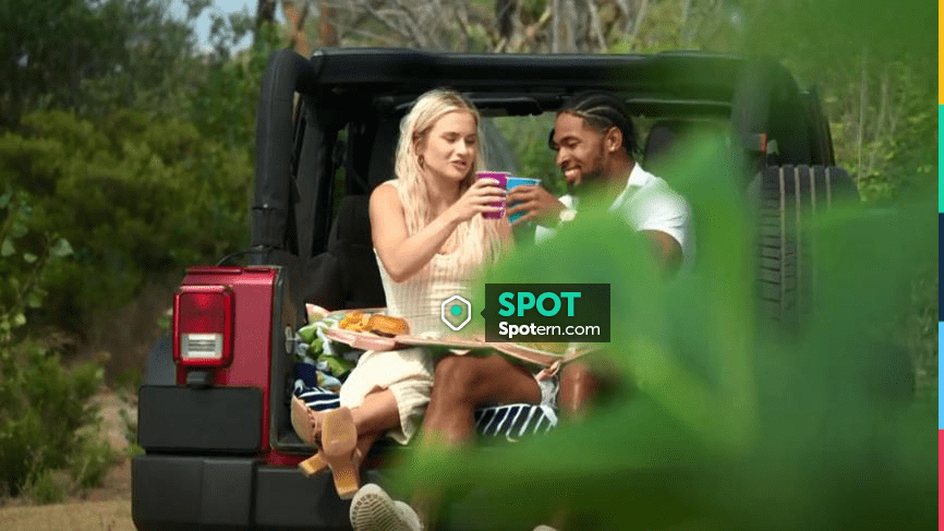 Shein V Neck Body­con Dress worn by Deborah Chubb as seen in Love ...