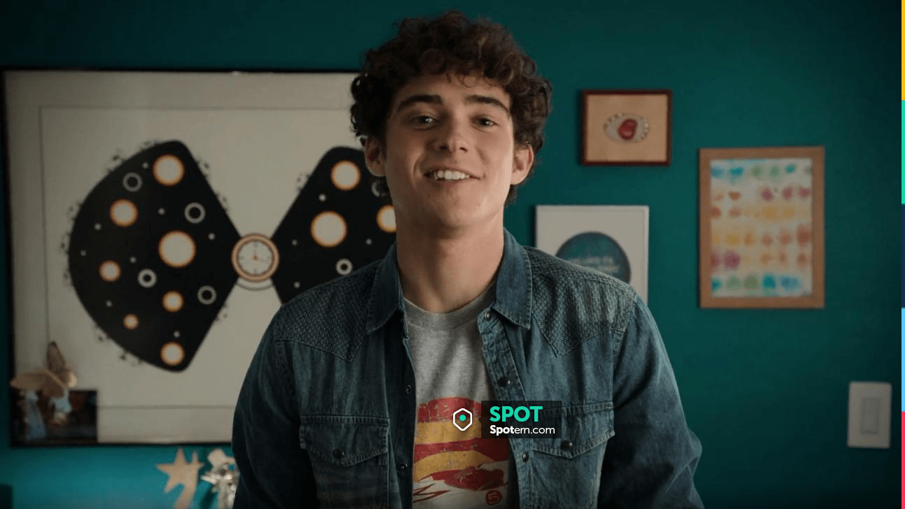 Mach5 Distracted Geek worn by Ricky (Joshua Bassett) as seen in High ...