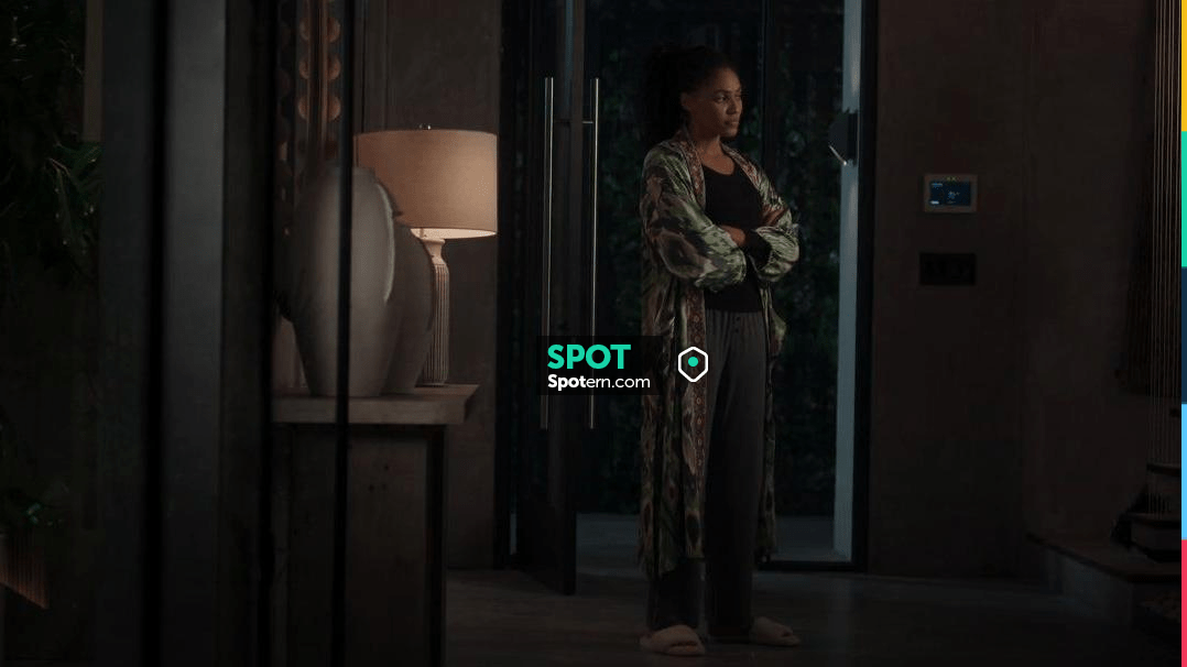 Zara Embroidered Printed Kimono worn by Talia (Aubin Wise) as seen in ...