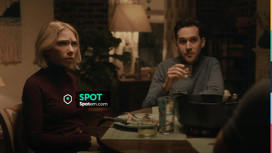 Zara Ba­sic Turtle­neck worn by Kate Keller (Tavi Gevinson) as seen in ...