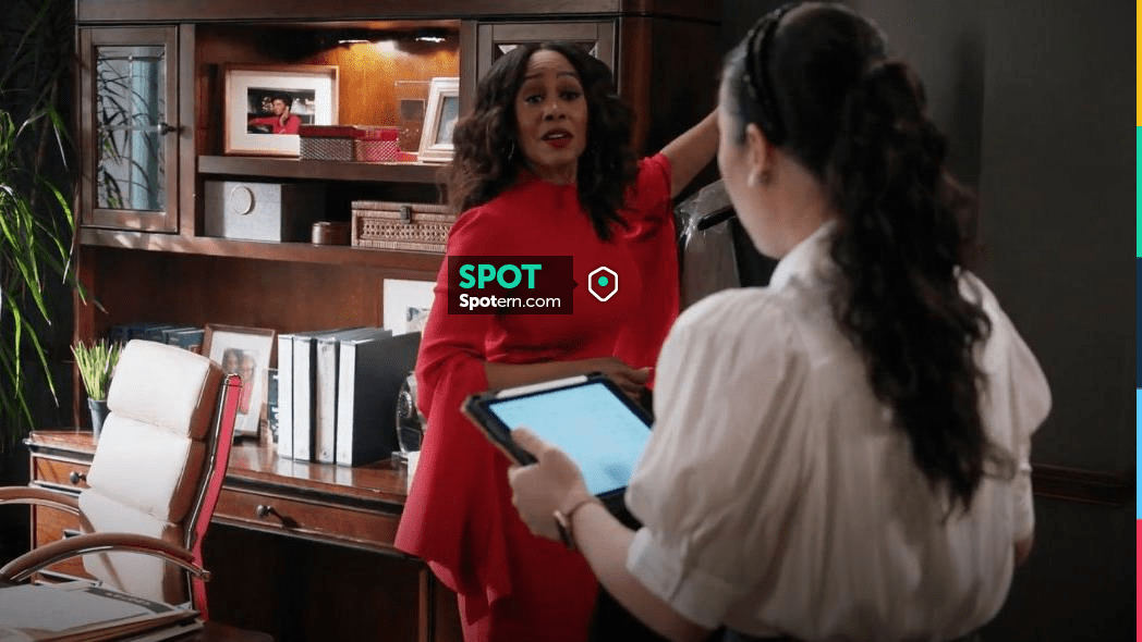 Solace London Ami Stretch-knit Midi Dress worn by Lola Carmichael ...