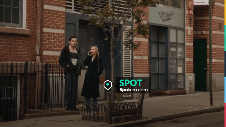 Saint Laurent Carre Suede Satchel worn by Kate Keller (Tavi Gevinson ...