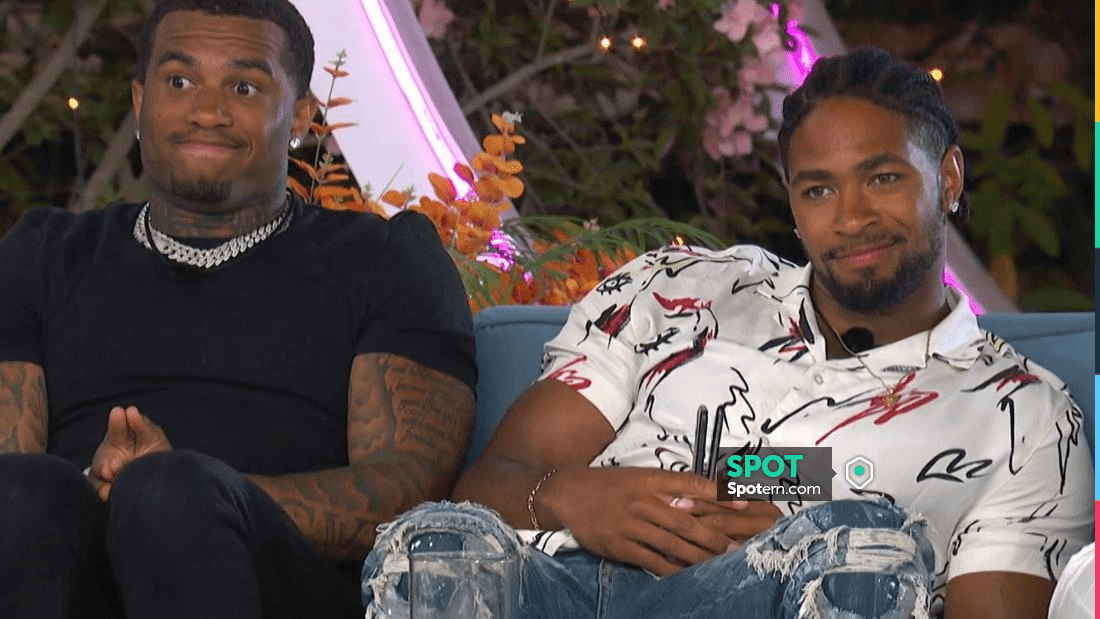 Forever 21 Ab­stract Doo­dle Print Shirt worn by Jesse Bray as seen in ...