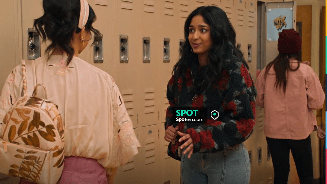 Sweat-shirt Hollister Floral Hal-Zip porté par Devi Vishwakumar ...