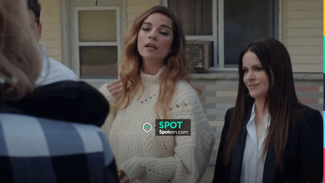 Isabel Marant Farren Sweater worn by Alexis Rose (Annie Murphy) as seen ...