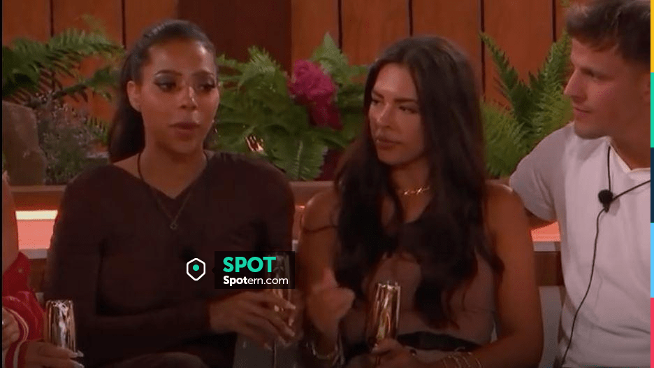 Asos Long Sleeved Ruched Dress worn by Amber Beckford as seen in Love ...