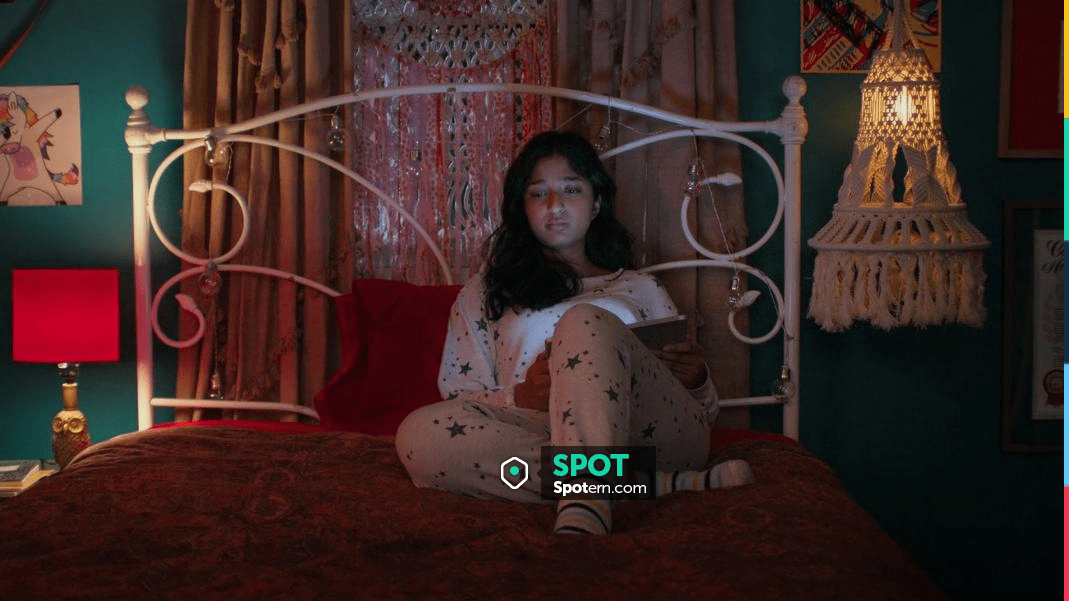 GAP Supersoft Joggers worn by Devi Vishwakumar (Maitreyi Ramakrishnan ...