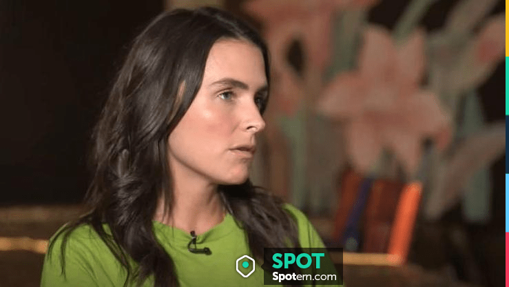 Camiseta de Sezane Conrad en verde usada por Lilia Luciano como se ve ...