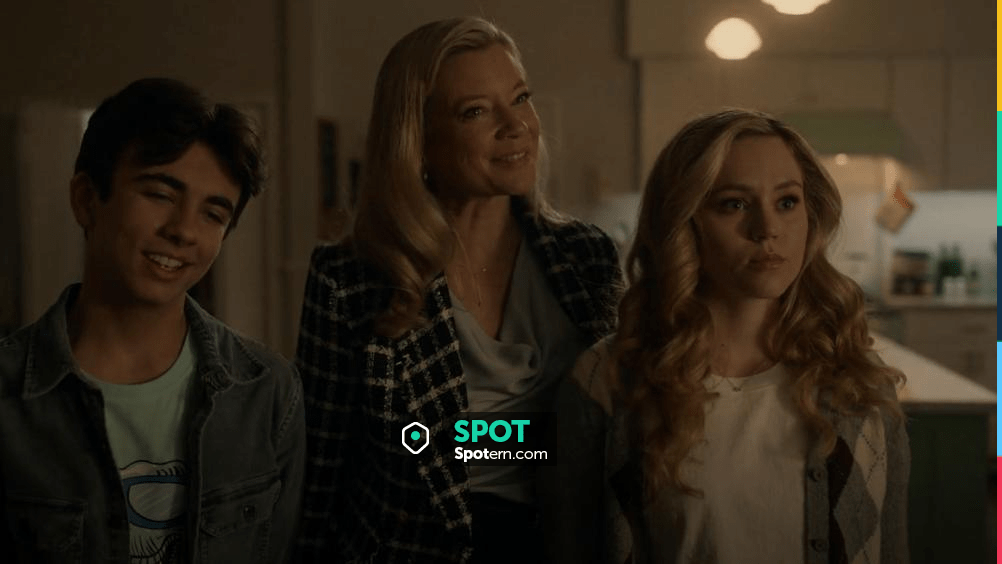 Aqua Cutaway Blazer worn by Barbara Whitmore (Amy Smart) as seen in DC ...