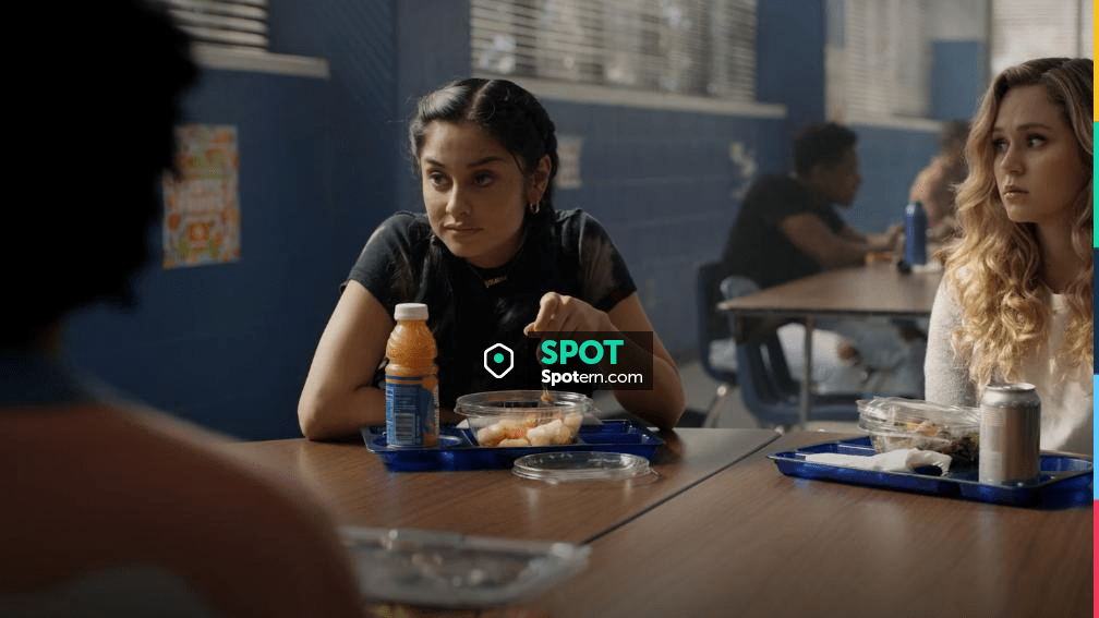 BDG Katie Seamed Baby Tee worn by Yolanda Montez (Yvette Monreal) as ...