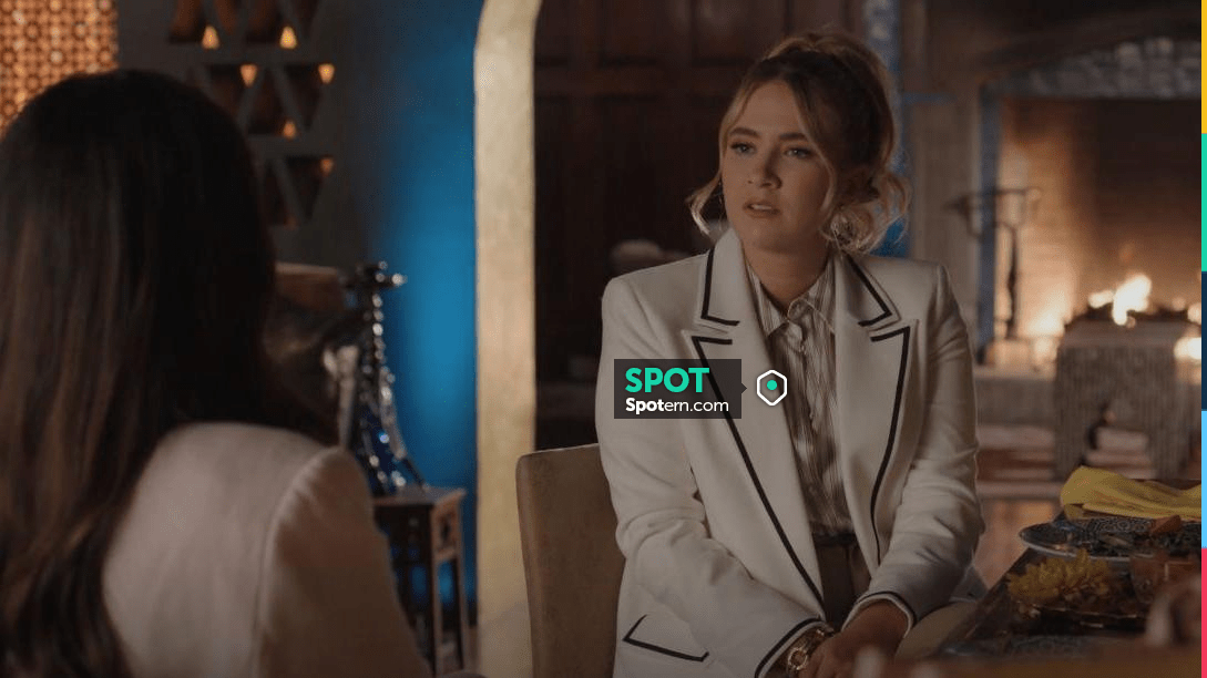 Alice + Olivia Elna Long Blazer worn by Amanda Carrington (Eliza ...