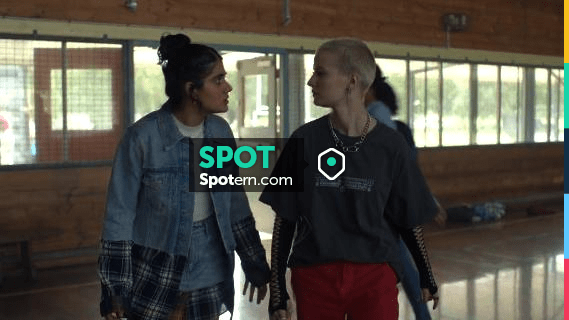 Thrills Company Diversion Merch Tee in Black worn by Harper McLean ...