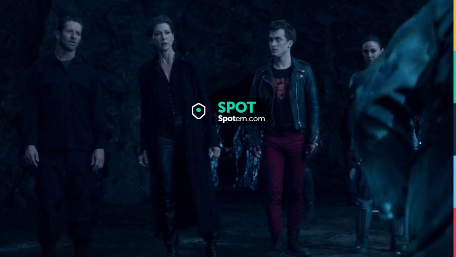 L’Agence Oakley Cardigan porté par Ally Allston (Rya Kihlstedt) vu dans ...