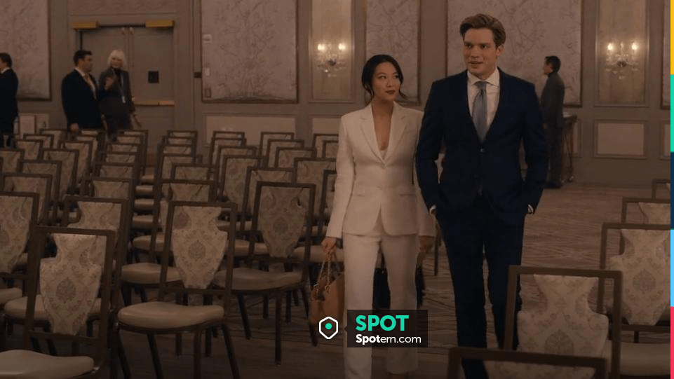 Chanel Timeless Tote Bag porté par Ingrid Yun (Arden Cho) comme on le ...