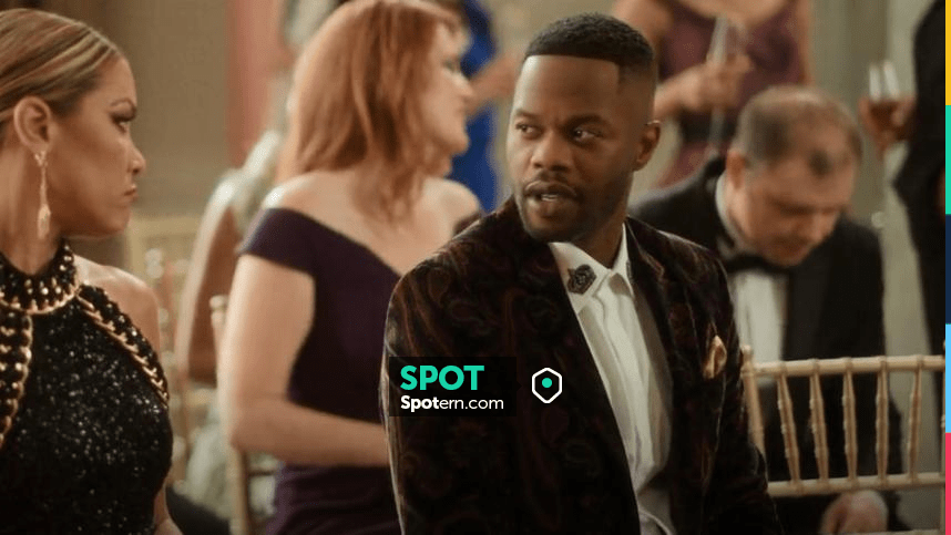 Veste Sport en velours Etro Paisley portée par Jeff Colby (Sam Adegoke ...
