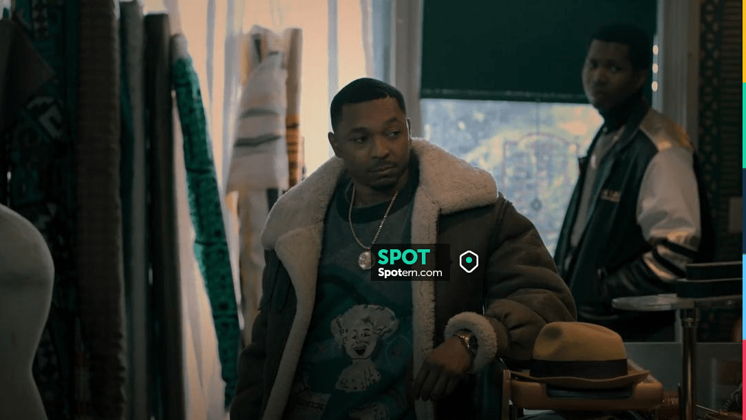 Schott Avi­a­tor Shear­ling Jack­et worn by Louis 'Lou-Lou' Thomas ...