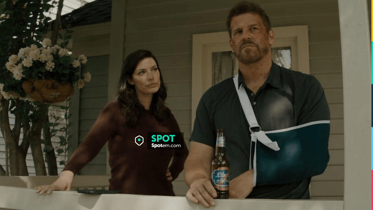 J Crew Crewneck Sweater worn by Mandy Ellis (Jessica Paré) as seen in ...