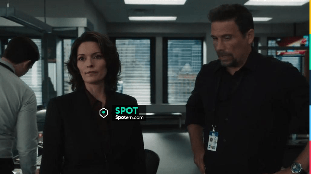 Teoría Camisa Clásica Ajustada usada por Isobel Castille (Alana de la ...