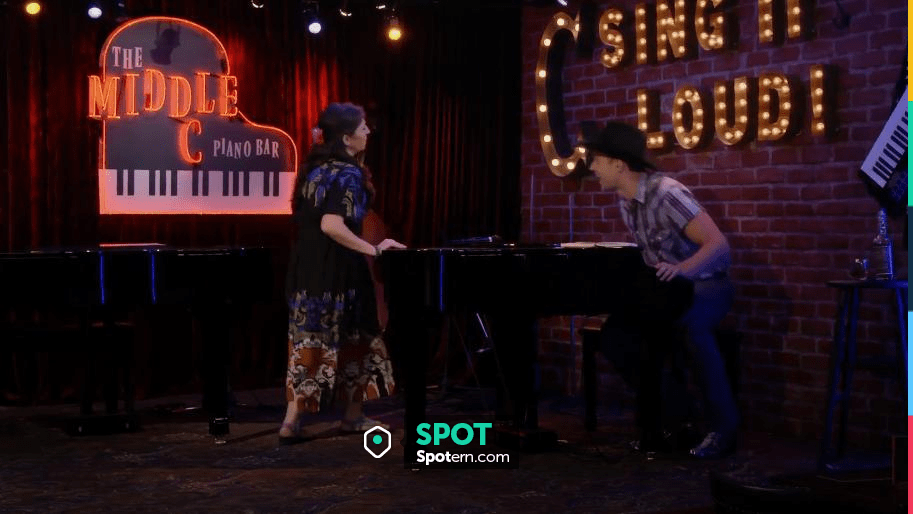 Teva Orig­i­nal Uni­ver­sal San­dals worn by Kat (Mayim Bialik) as seen ...