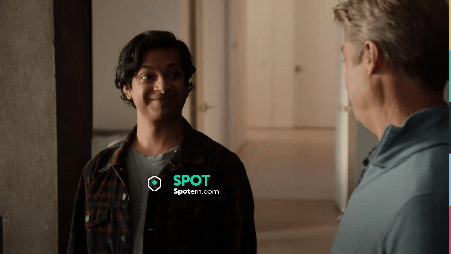 Levi's Classic Pocket Tee worn by Captain Mehta (Ronobir Lahiri) as ...