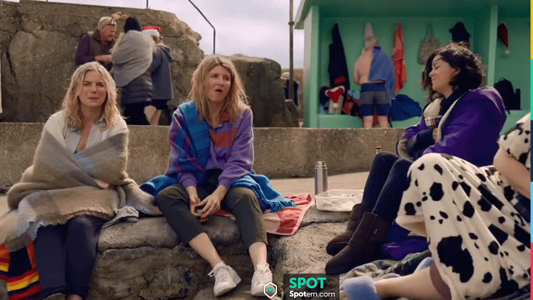 Adidas Stan Smith Sneak­ers worn by Eva Garvey (Sharon Horgan) as seen ...