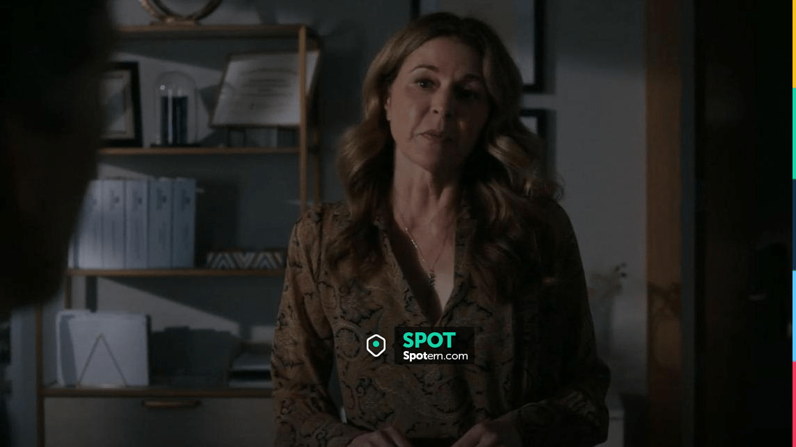 Nili lotan Colleen Silk Popover Blouse worn by Kit Voss (Jane Leeves ...