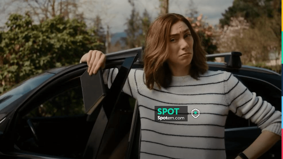 Vince Striped Fitted Crew Neck usado por Allison (Madeline Wise) como ...