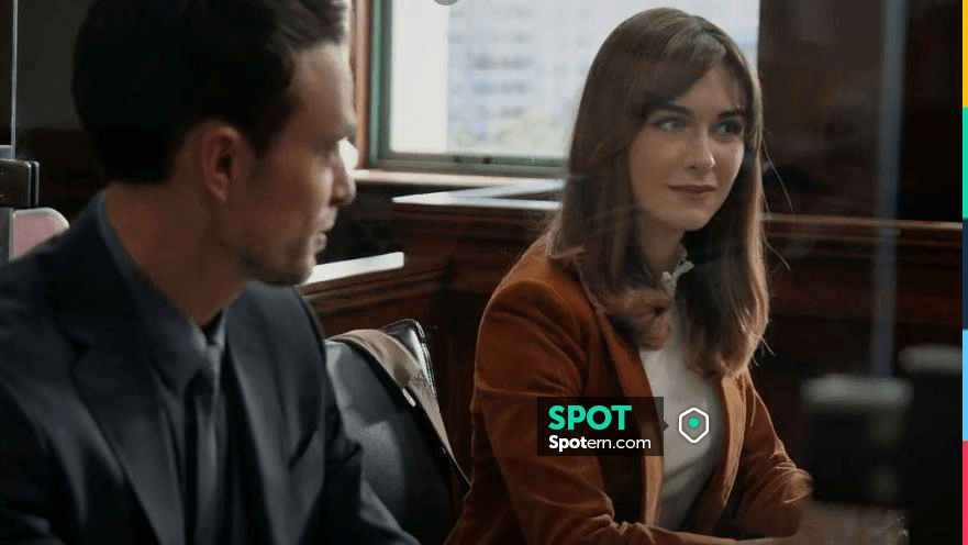 Sandro Anie Lace Trim Tee worn by Samantha Powell (Audrey Corsa) as ...