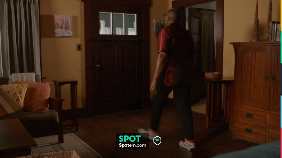 Nike Jordan Mid 1 worn by Henrietta 'Hen' Wilson (Aisha Hinds) as seen ...
