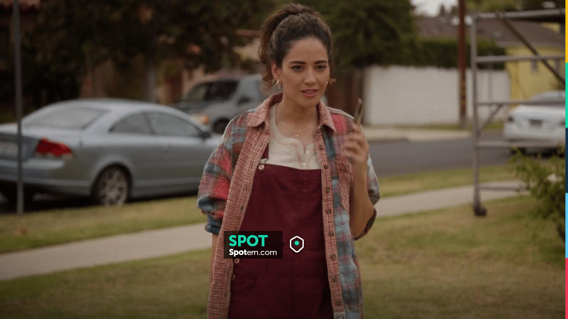 Free People Ziggy OVeralls used by Shannon Diaz (Devin Kelley) as seen ...