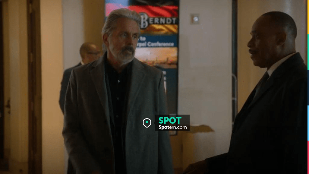 Boss Fit­ted Sin­gle-Breast­ed But­ton Coat worn by Leon Vance (Rocky ...