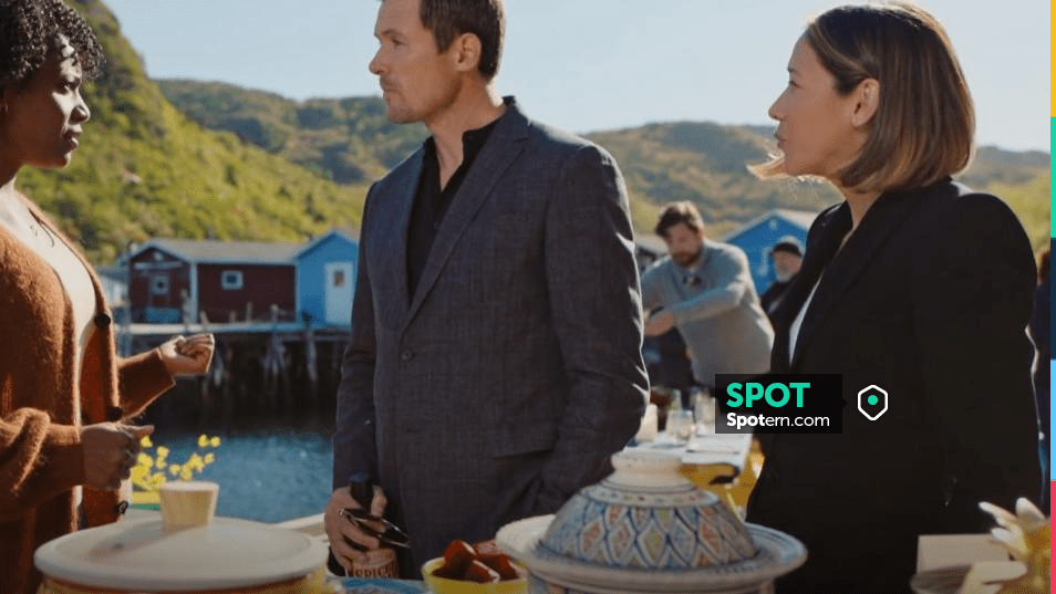 Joseph Wool Blend Twill Blaz­er worn by Sarah Truong (Mayko Nguyen) as ...