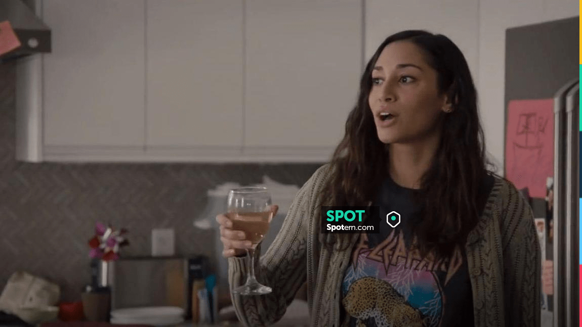 Letluv Def Leppard 1987 Graphic Tee worn by Astrid (Meaghan Rath) as ...