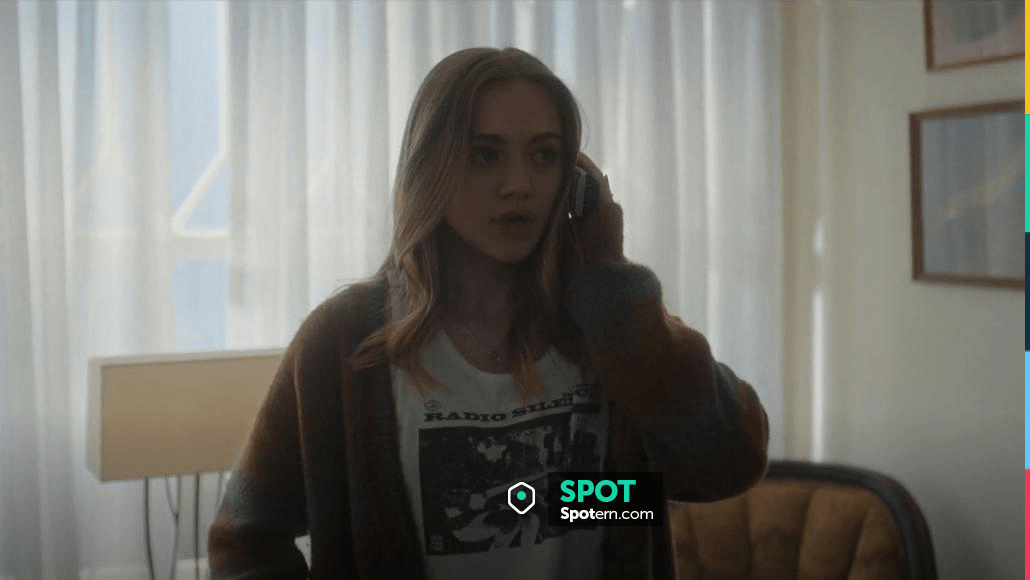 Brandy Melville Hailie Top worn by Ellie Brannock (Isabel Gravitt) as ...