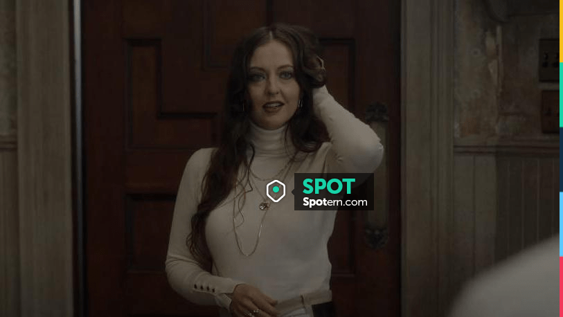 Gorjana Parker Necklace worn by Liz (Katharine Isabelle) as seen in ...