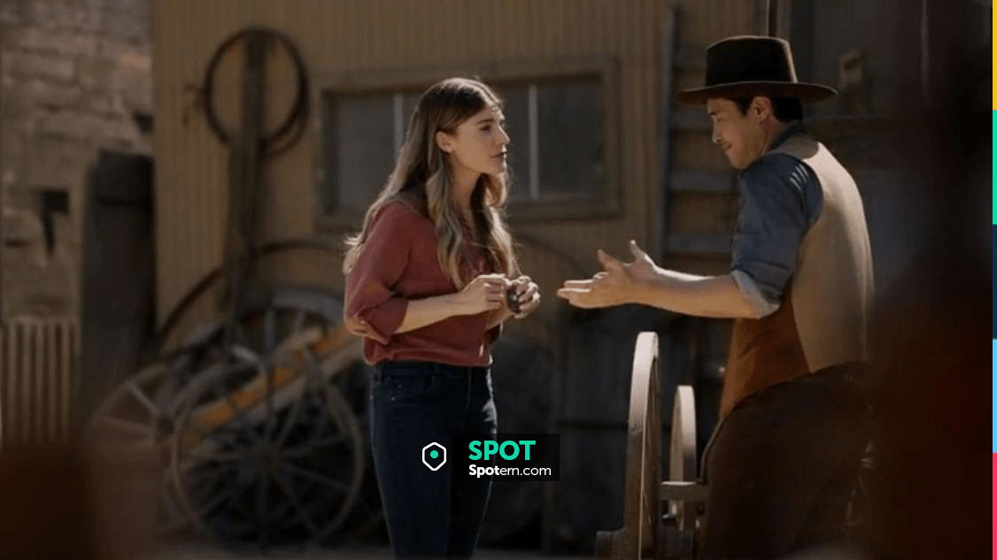 Ag Far­rah Skin­ny An­kle worn by Addison Augustine(Caitlin Bassett) as ...