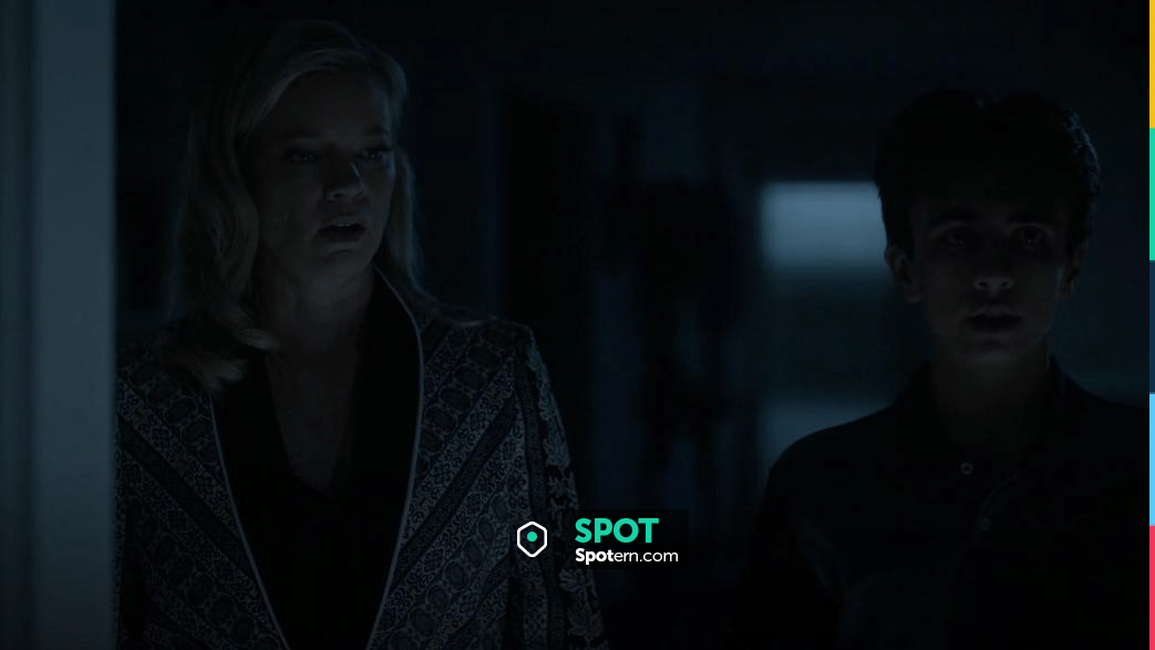 Alice + Olivia Lincoln Blazer worn by Barbara Whitmore (Amy Smart) as ...