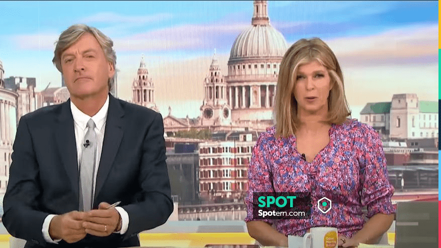 Aspiga London Francesca Robe de thé à col portée par Kate Garraway vue ...