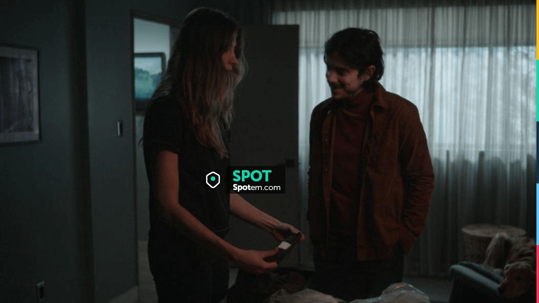 Helmut Lang Contrast T-shirt worn by Murphy Mason (Perry Mattfeld) as ...